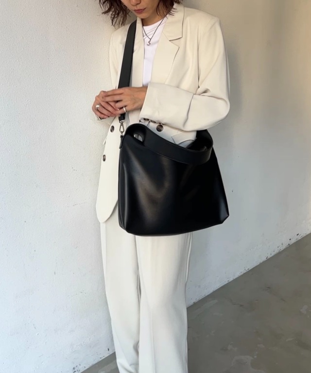 写真 (7枚目) - 働く大人の相棒！A4サイズ収納可能な「斜め掛けバッグ」11選 - LOCARI（ロカリ）