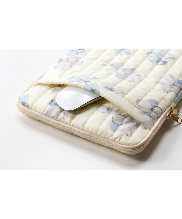 写真 (4枚目) - タブレットやPCの持ち歩きに！「Wpc. Patterns」から撥水ケース＆ポーチが登場 - LOCARI（ロカリ）