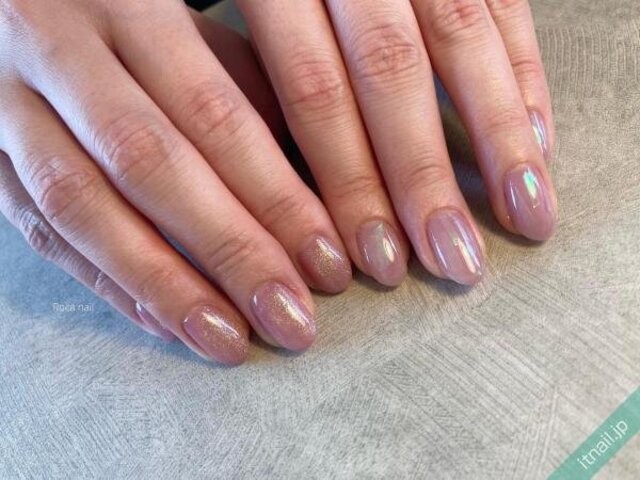 写真 (4枚目) - アシメデザインで楽しむベージュネイル10選♡簡単におしゃれ度UP！ - LOCARI（ロカリ）