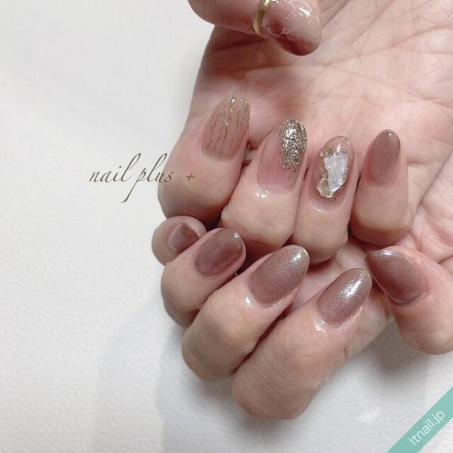 写真 (9枚目) - アシメデザインで楽しむベージュネイル10選♡簡単におしゃれ度UP！ - LOCARI（ロカリ）