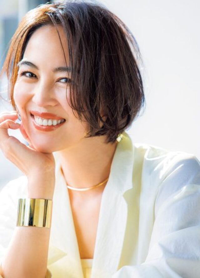写真 (2枚目) - 40代の「久しぶりショートヘア」はオシャレも変わる？ - LOCARI（ロカリ）
