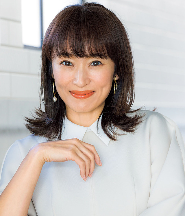 写真 (8枚目) - おでこが広くなる、こめかみが削げる…40代の髪悩み解消ヘア3選 - LOCARI（ロカリ） - LOCARI（ロカリ）