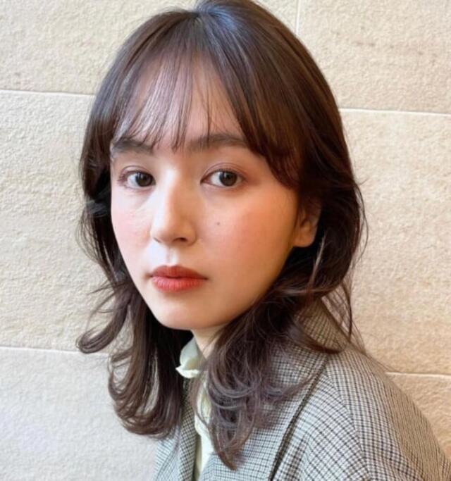 写真 (1枚目) - アカ抜け効果抜群。ボブ＆ミディアムヘアのいいとこ取り[ボブディ]で 大人感UP - - LOCARI（ロカリ）