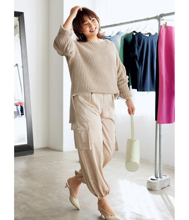 写真 (1枚目) - 野呂佳代さんが着こなす、抜け感トップス×パラシュートパンツの春トレンドコーデ4選 - LOCARI（ロカリ）
