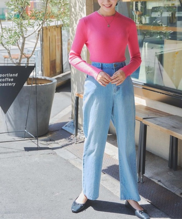 写真 (1枚目) - 2024春は「ピンク」が気分！大人が着やすい「ピンクアイテム」12選 - LOCARI（ロカリ）