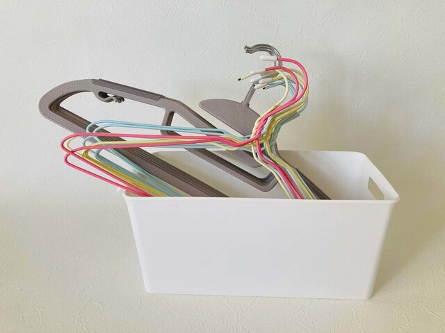 写真 (2枚目) - [3COINS]おすすめランドリーグッズ！「ハンガー収納ラック」（330円）使ってみた - - LOCARI（ロカリ）