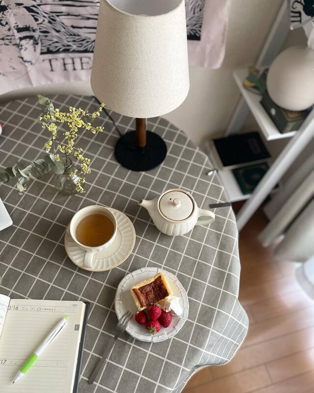 写真 (9枚目) - IKEAからヴィンテージまで…部屋の印象を左右するオシャレなテーブル5選 - - LOCARI（ロカリ）