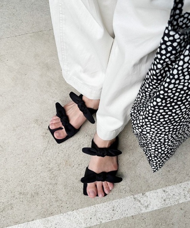 写真 (6枚目) - 2024年春夏！今シーズンねらいたい「最旬サンダル」12選 - LOCARI（ロカリ）
