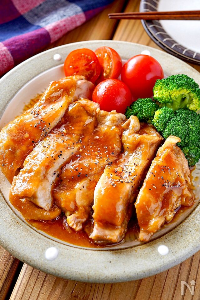 写真 (1枚目) - ほとんど放置で作れちゃう♡旨み＆肉汁たっぷり「簡単ごちそうチキン」12選 - LOCARI（ロカリ）