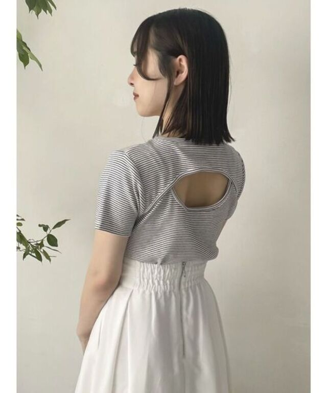 写真 (6枚目) - 後姿にドキッとする♡「バックオープン」で大人な肌見せを - LOCARI（ロカリ）