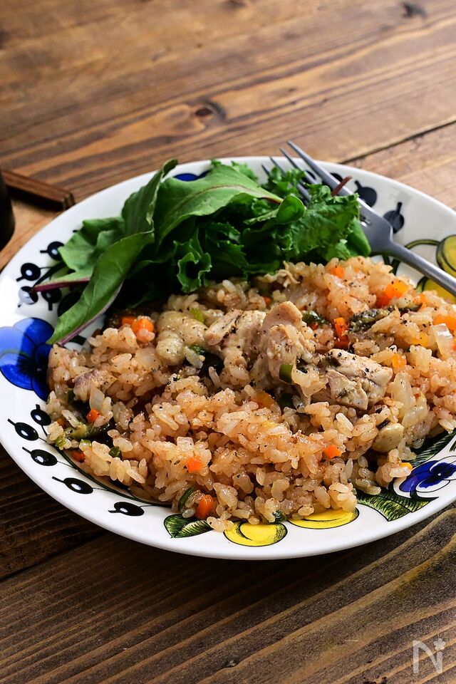 写真 (4枚目) - 初夏に食べたい♡簡単すぎる炊き込みご飯レシピ7選 - LOCARI（ロカリ）