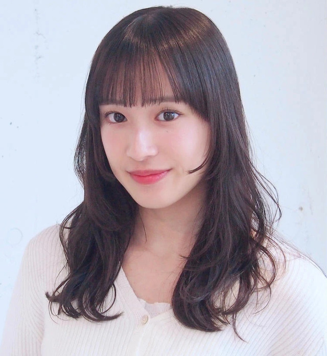 写真 (3枚目) - [30代-40代・前髪あり×軽やかレイヤーヘアランキング]ロングヘア - LOCARI（ロカリ）