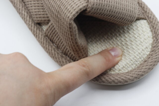 写真 (4枚目) - 今年はダイソーのが圧勝！300円でこれは神♡2WAY仕様で便利なスリッパ - LOCARI（ロカリ）