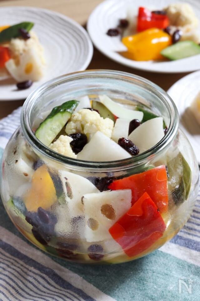 写真 (2枚目) - 晩酌のおともに♡野菜をもりもり食べられる冷&温おつまみレシピ12選 - LOCARI（ロカリ）