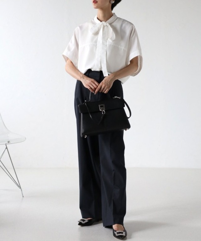 写真 (1枚目) - 「細見えトップス」新調したい！ヘビロテ確実！夏トップス11連発 - LOCARI（ロカリ） - LOCARI（ロカリ）