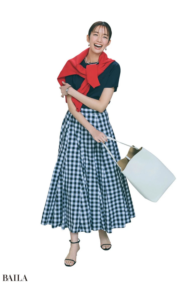 写真 (2枚目) - [A4が入るバッグ5選]通勤コーデにもう迷わない！毎日使いたい大きめバッグ - - LOCARI（ロカリ）