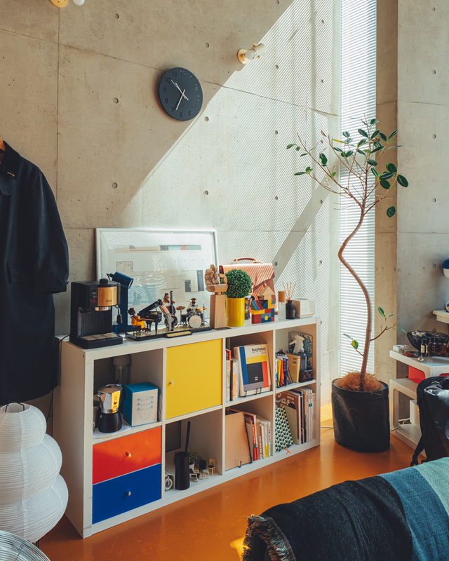 写真 (14枚目) - 解放感あるデザイナーズ物件に色と光を配合する。1R・32㎡の一人暮らしインテリア - LOCARI（ロカリ）