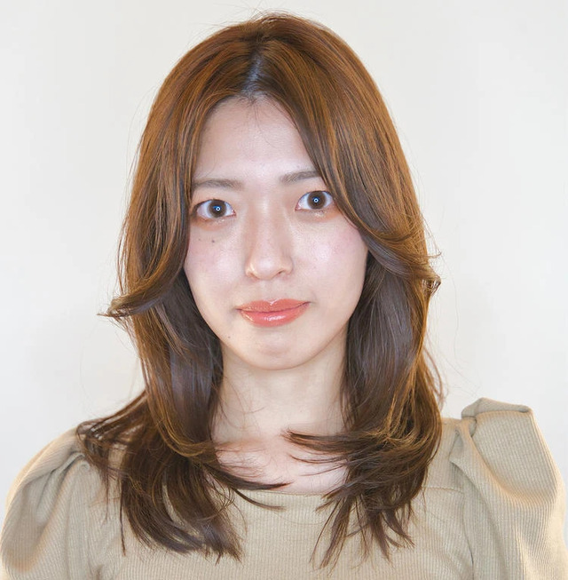 写真 (1枚目) - [30代-40代・前髪なし×軽やかレイヤーヘアランキング]ロングヘア - LOCARI（ロカリ）