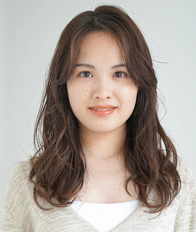 写真 (3枚目) - [30代-40代・前髪なし×軽やかレイヤーヘアランキング]ロングヘア - LOCARI（ロカリ）