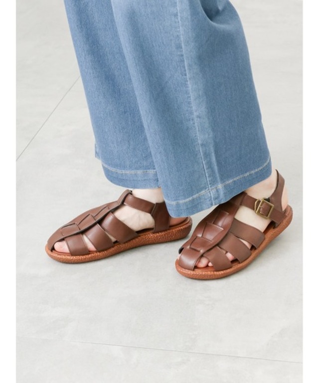 写真 (5枚目) - ラクしてオシャレが最高！6千円以内で買える「フラットサンダル」12選 - LOCARI（ロカリ）