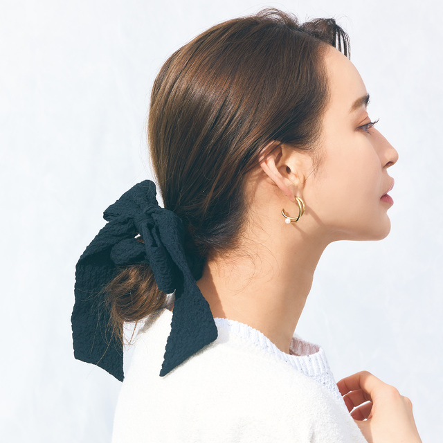 写真 (2枚目) - [40代＆50代の髪型]崩れにくいのに大人可愛いアレンジのコツは？ - LOCARI（ロカリ）