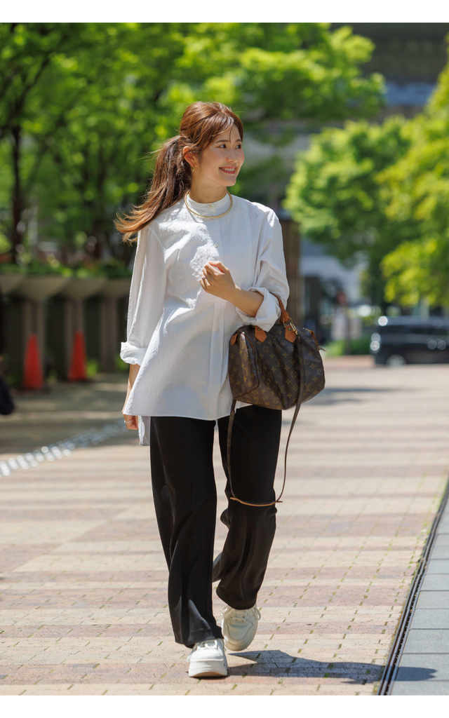 写真 (5枚目) - 「スニーカー」でもきれいめの理由は[白の厚底]！関西ママSNAP - LOCARI（ロカリ）