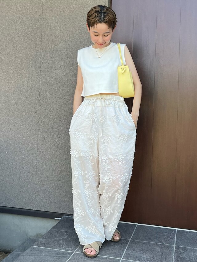 写真 (34枚目) - 【2024年最新】オールホワイトコーデ30選！全身白をおしゃれに見せる秘訣って？ - LOCARI（ロカリ）