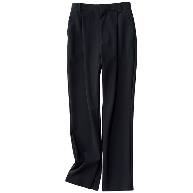 写真 (4枚目) - [黒パンツ]は結局「細め」が万能！シワにならず通年穿けるのは？ - LOCARI（ロカリ）