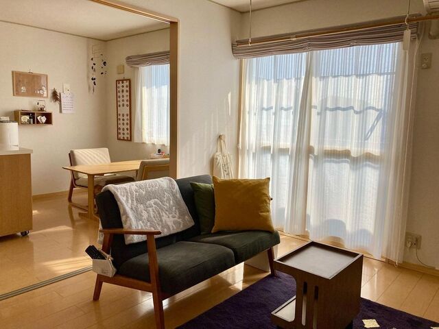 写真 (2枚目) - 「ちょうどいい場所」に収納をつくって、居心地よく。2DKの一人暮らしインテリア - LOCARI（ロカリ）