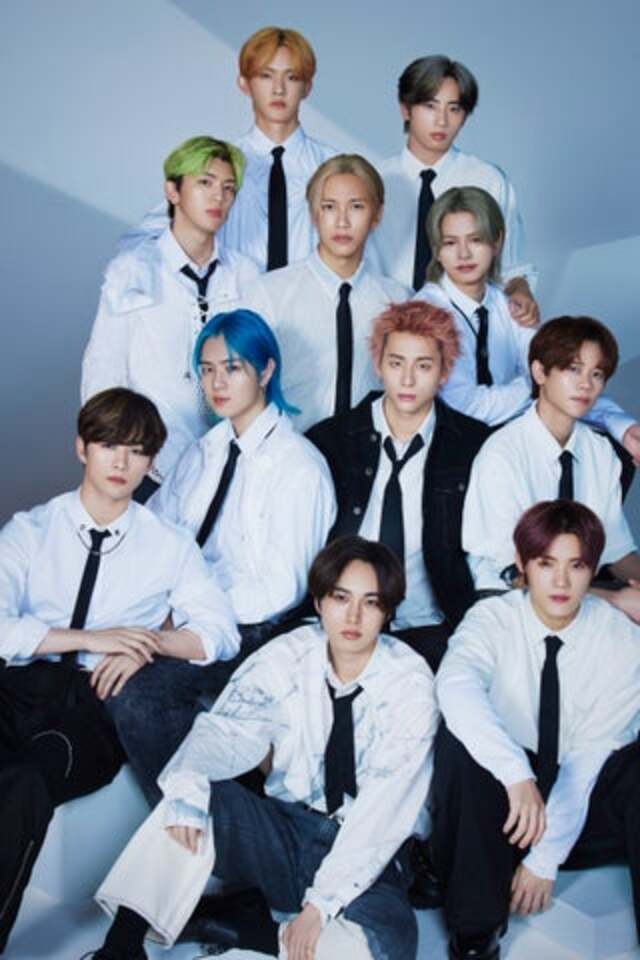 写真 (1枚目) - &beブランドアンバサダーINIが初コラボ！バズリップ「&be - LOCARI（ロカリ）