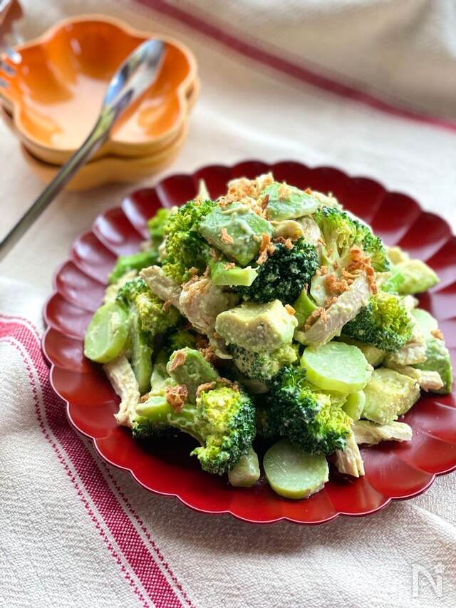 写真 (12枚目) - 鶏肉も野菜もたっぷり！ハマる旨さの「大人気レシピ」26選 - LOCARI（ロカリ） - LOCARI（ロカリ）