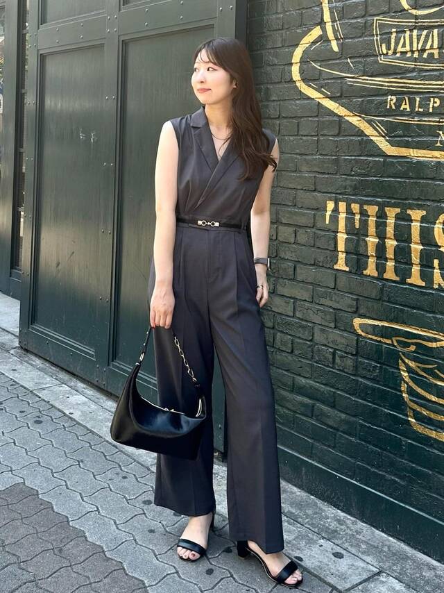 写真 (4枚目) - オールインワンコーデ完全ガイド！おしゃれな着こなし術22選 - LOCARI（ロカリ） - LOCARI（ロカリ）