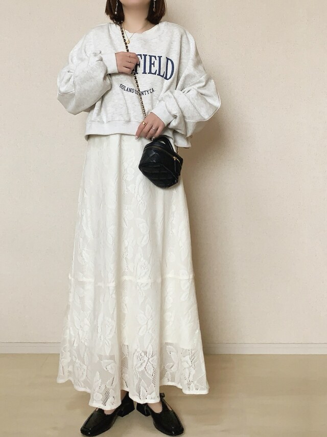 写真 (31枚目) - きれいめスウェットコーデで大人っぽく！レディース向けのおすすめスタイルを解説 - LOCARI（ロカリ）