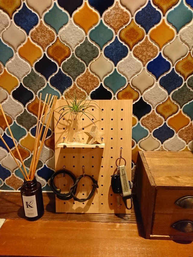 写真 (8枚目) - 100均でも侮れない！おしゃれデザインボード活用術 - LOCARI（ロカリ） - LOCARI（ロカリ）