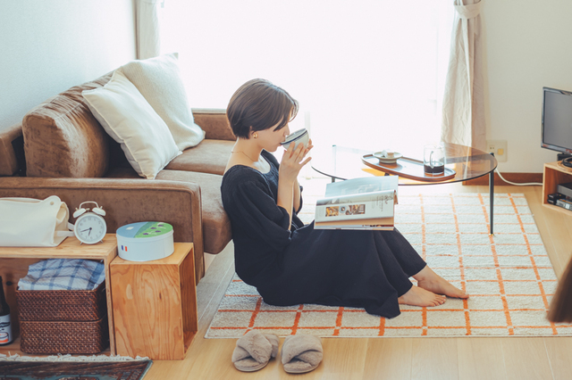 写真 (5枚目) - IKEAの作業台は1台2役！おしゃれな1LDKのインテリア3選 - LOCARI（ロカリ） - LOCARI（ロカリ）