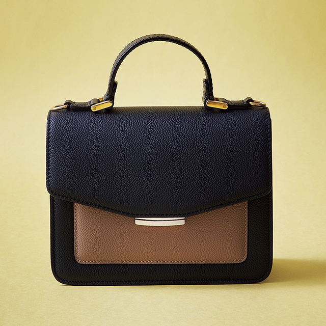 写真 (3枚目) - [母行事、仕事etc.]“ブランド主張”しすぎない「洗練バッグ」6選！ - LOCARI（ロカリ）