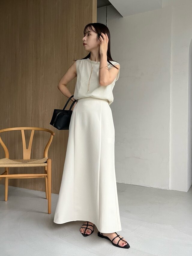 写真 (32枚目) - ワントーンコーデが映える！今すぐ着たいオトナの着こなし31選 - LOCARI（ロカリ） - LOCARI（ロカリ）