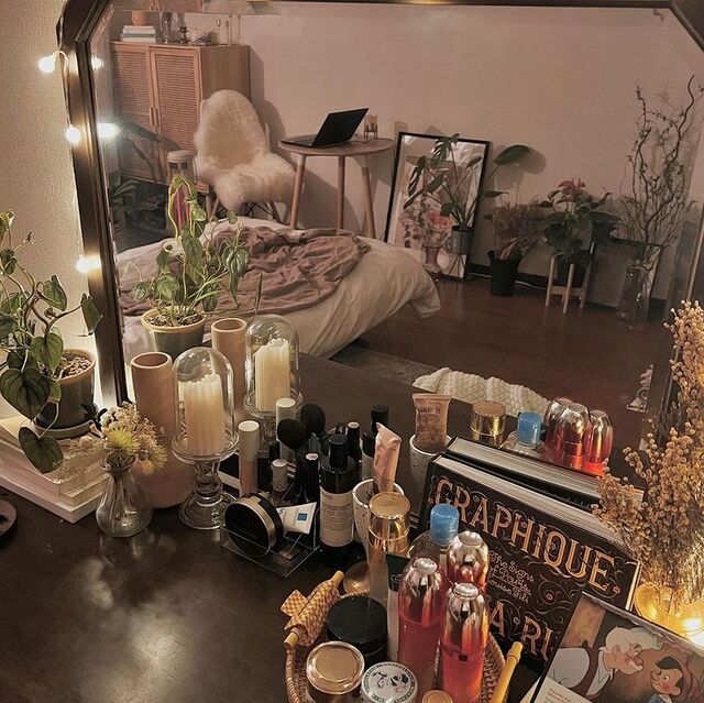 写真 (9枚目) - [一人暮らし]統一感があるからとにかくオシャレ！好きなモノに囲まれた1DKのインテリア3選 - LOCARI（ロカリ）