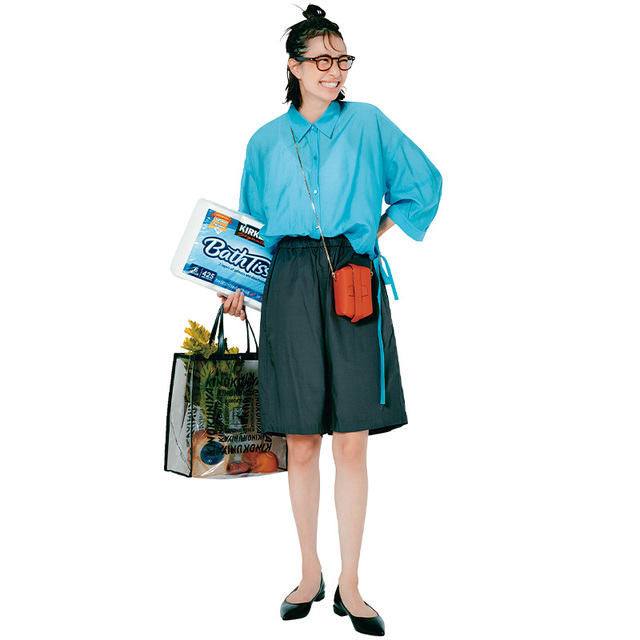 写真 (5枚目) - [帰省､お出かけetc.]夏休みママの『薄軽シャツでご機嫌コーデ』6選 - LOCARI（ロカリ）