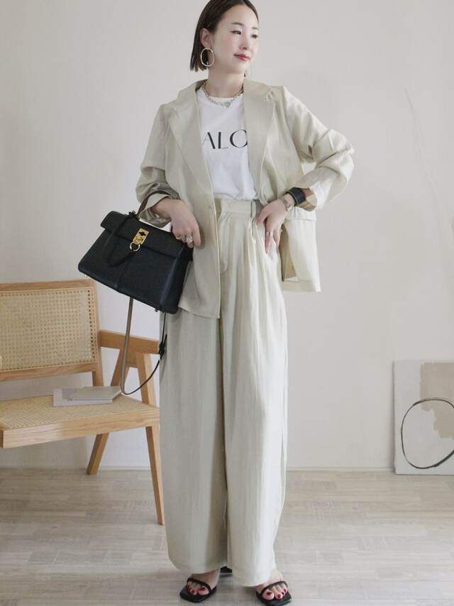 写真 (16枚目) - 気温29度を快適に過ごす服装って？オフィス＆夏・秋コーデ特集 - LOCARI（ロカリ） - LOCARI（ロカリ）