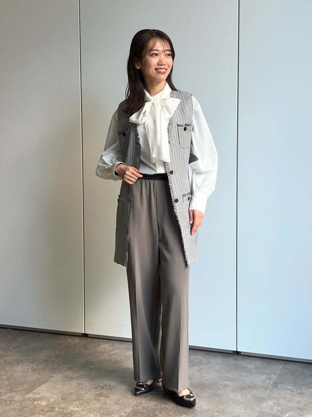 写真 (31枚目) - リボンブラウスコーデ29選！大人っぽく着回すコツ大特集！ - LOCARI（ロカリ） - LOCARI（ロカリ）