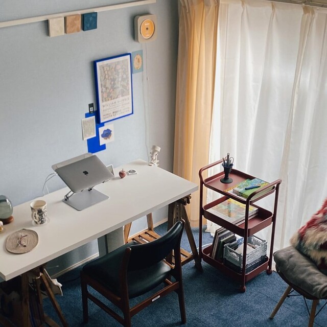写真 (1枚目) - テーマは「仕事も趣味も楽しむ部屋」。WEBデザイナーの私が買ってよかった、3つのアイテム - LOCARI（ロカリ）