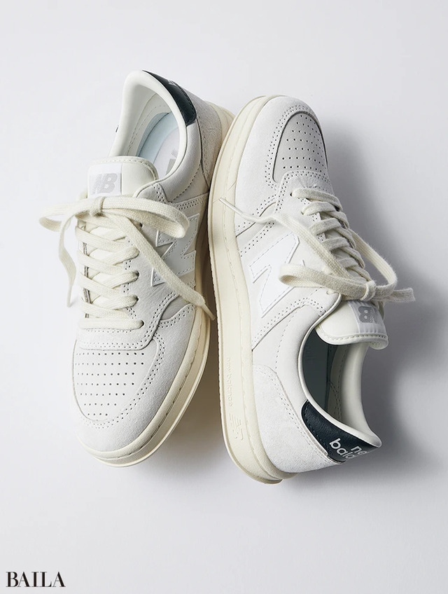 写真 (4枚目) - [大人に似合う人気スニーカー110選]白、黒、グレー…カラー別に一挙公開！ - - LOCARI（ロカリ）