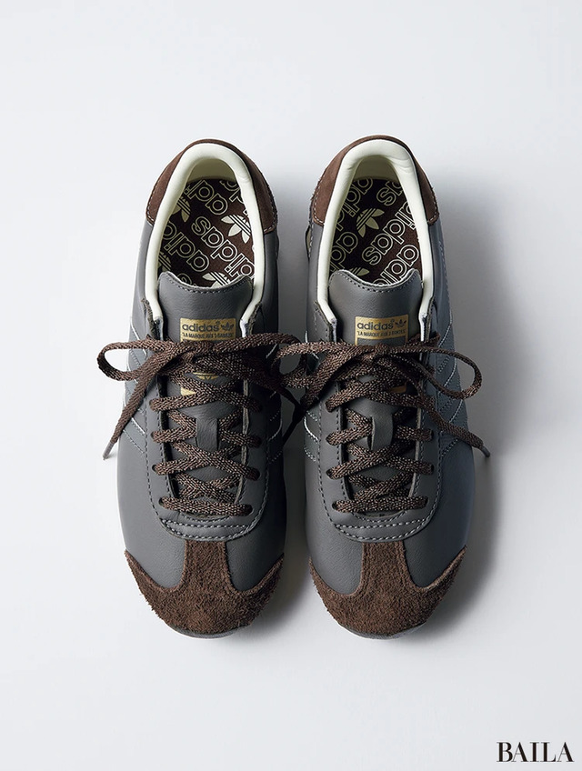 写真 (54枚目) - [大人に似合う人気スニーカー110選]白、黒、グレー…カラー別に一挙公開！ - LOCARI（ロカリ）