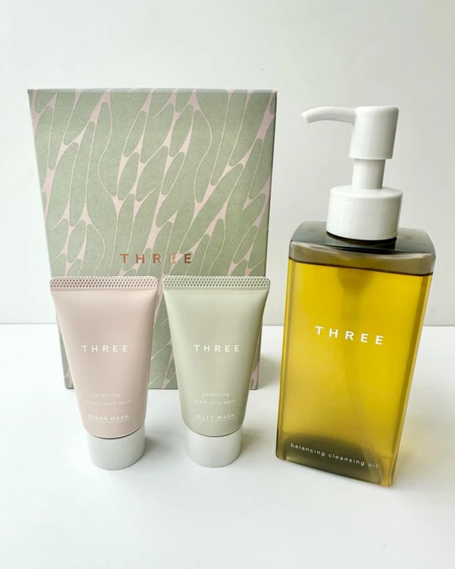 写真 (8枚目) - THREEのホリデーコレクションをエディターがスウォッチ[クリスマスコフレ2024] - LOCARI（ロカリ）