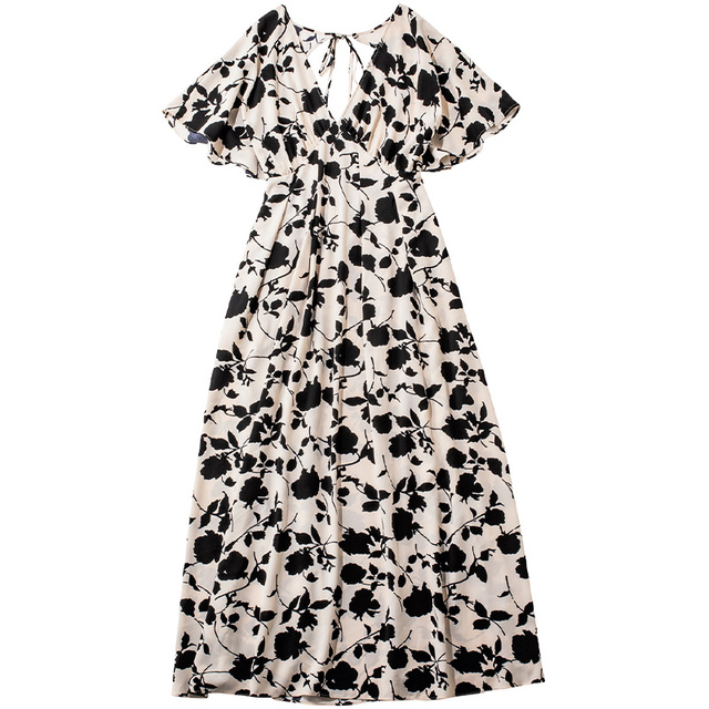 写真 (3枚目) - [ユニクロも]初秋に着倒す¥4,000台からの「華やかワンピ」3選！ - - LOCARI（ロカリ）