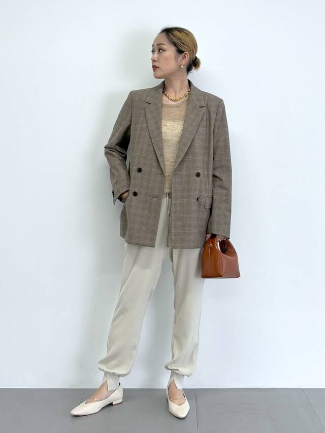 写真 (19枚目) - 40代が垢抜ける！カジュアルコーデをおしゃれに見せる方法 - LOCARI（ロカリ） - LOCARI（ロカリ）