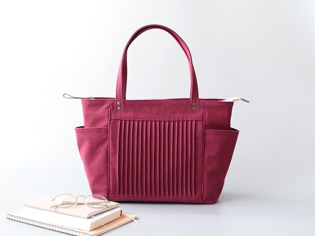写真 (3枚目) - 秋コーデに合わせたい。A4が入る、大人上品なシンプル帆布トート10選 - - LOCARI（ロカリ）