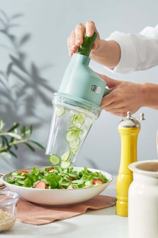 写真 (2枚目) - 包丁やまな板いらず！「Toffy」から時短調理が叶う「スライサー＆チョッパー」が新登場 - - LOCARI（ロカリ）