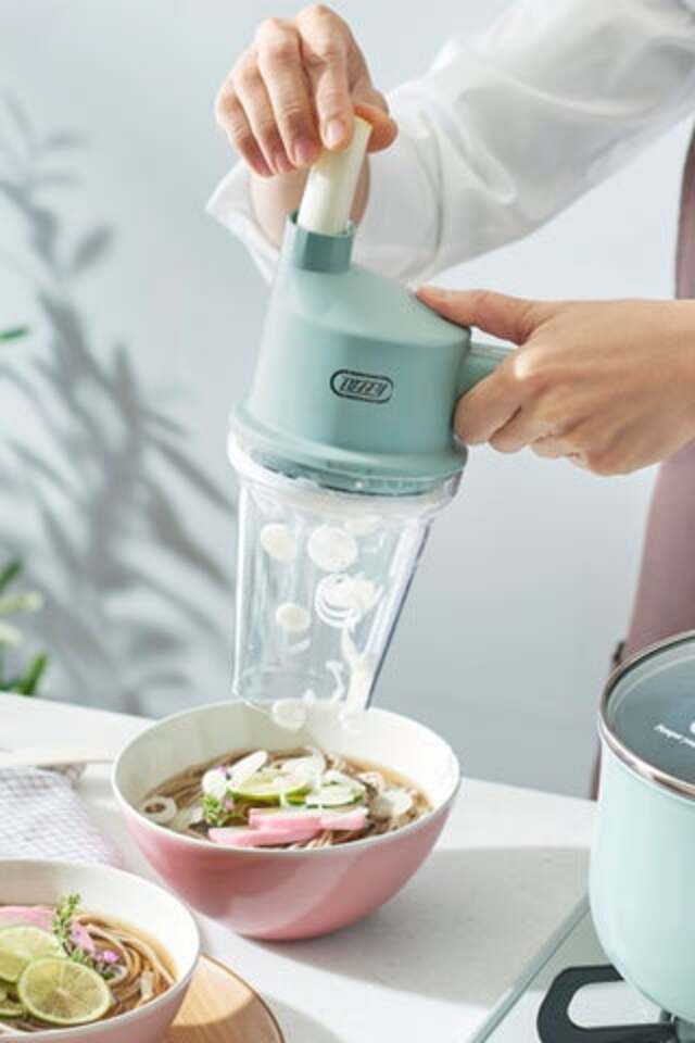 写真 (3枚目) - 包丁やまな板いらず！「Toffy」から時短調理が叶う「スライサー＆チョッパー」が新登場 - LOCARI（ロカリ）